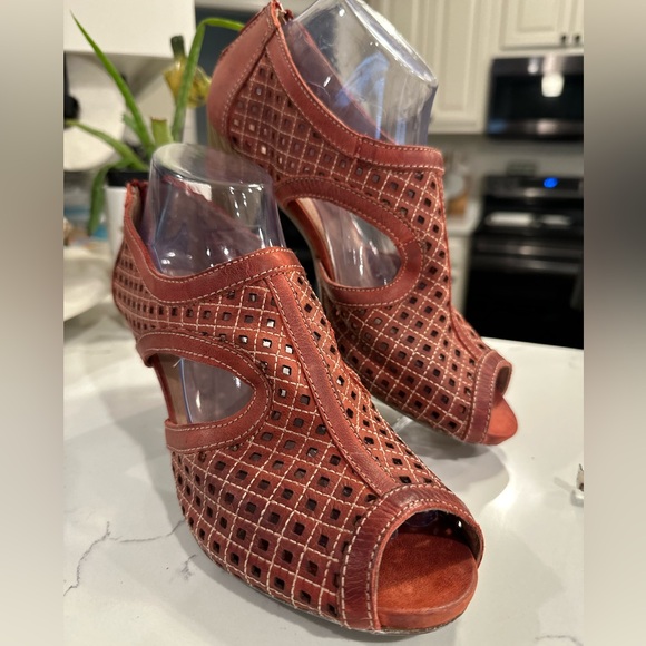 PIKOLINOS | Shoes | Pikolinos Collection Red Leather Heels Shoes 95 ...